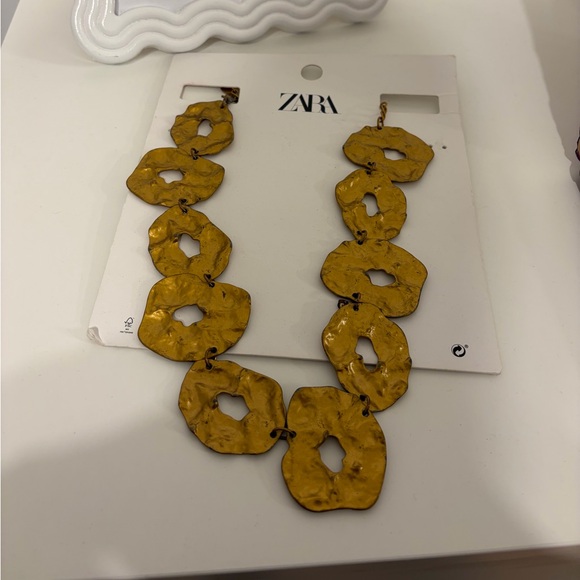 Zara | Jewelry | Zara Bold Gold Necklace | Poshmark